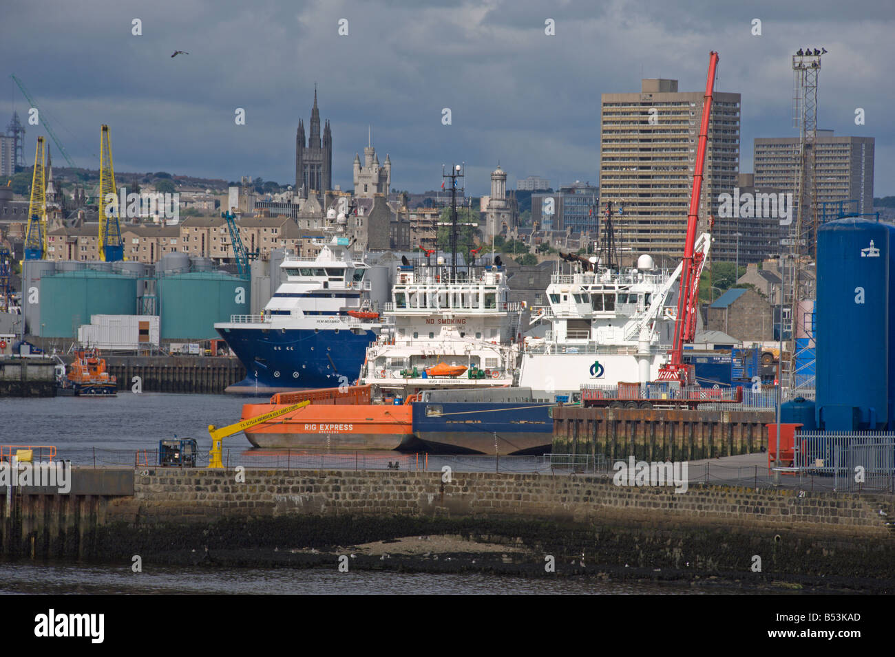 Aberdeen harbour uk hi-res stock photography and images - Alamy