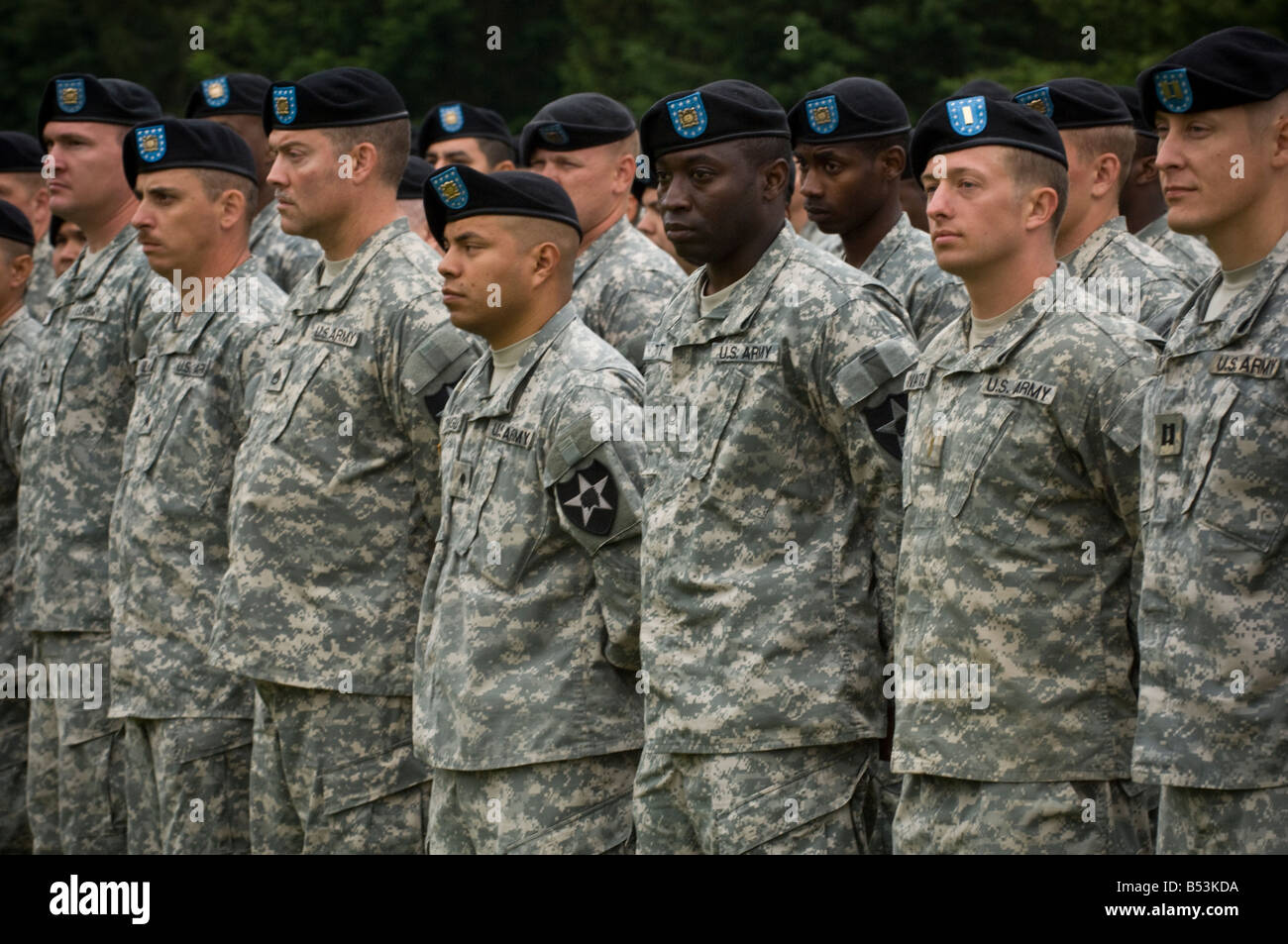 Army soldiers hi-res stock photography and images - Alamy