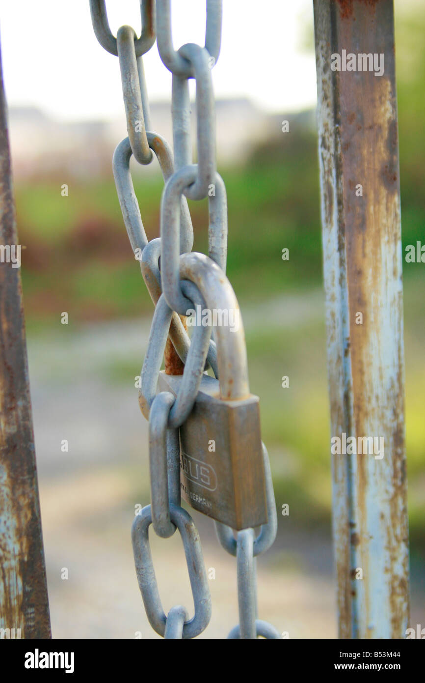 padlock with chain Stock Photo - Alamy