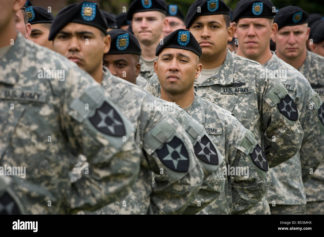 Over 4,000 soldiers gather for the presentation of a 2008 Jeep Liberty ...