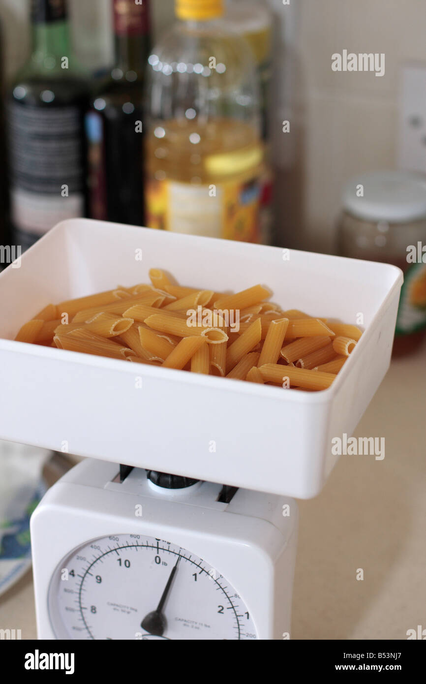 Kitchen weighing scales hi-res stock photography and images - Alamy