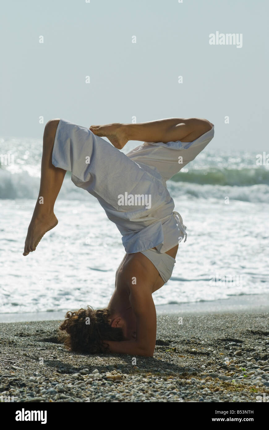 Contortionist image hi-res stock photography and images - Alamy