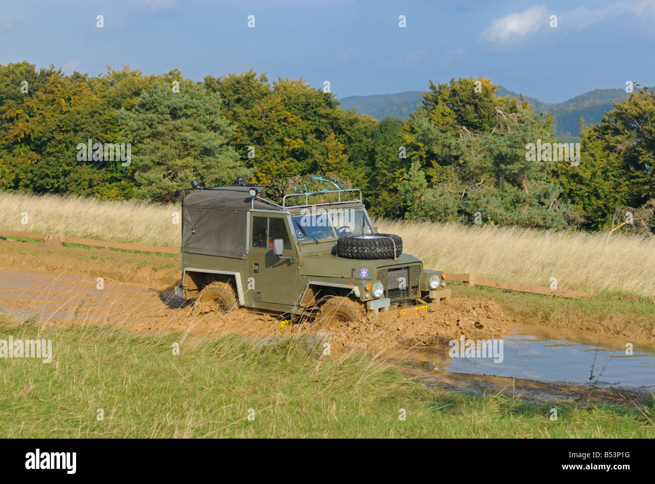 Military land rover hi-res stock photography and images - Alamy