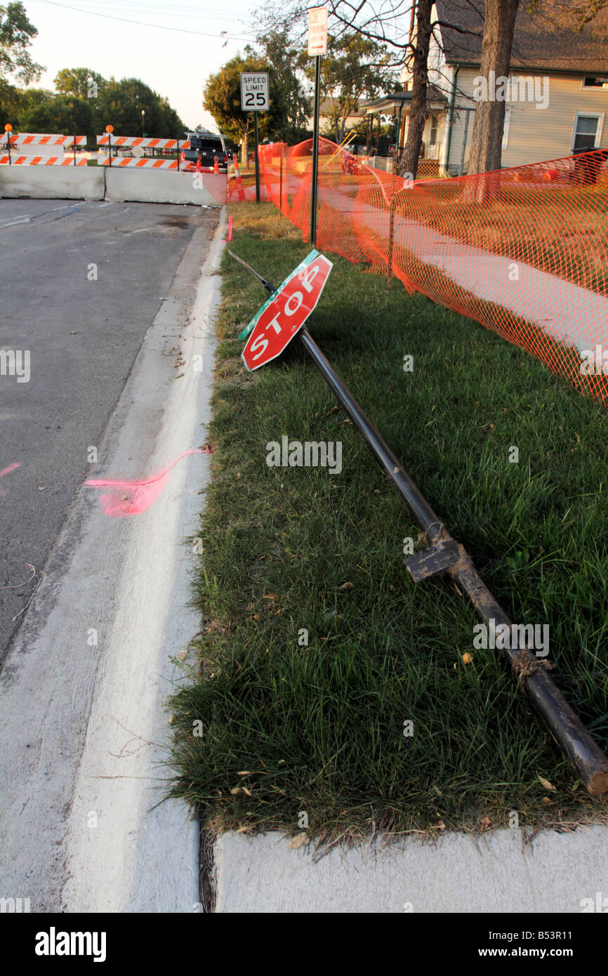 Fallen stop sign hi-res stock photography and images - Alamy