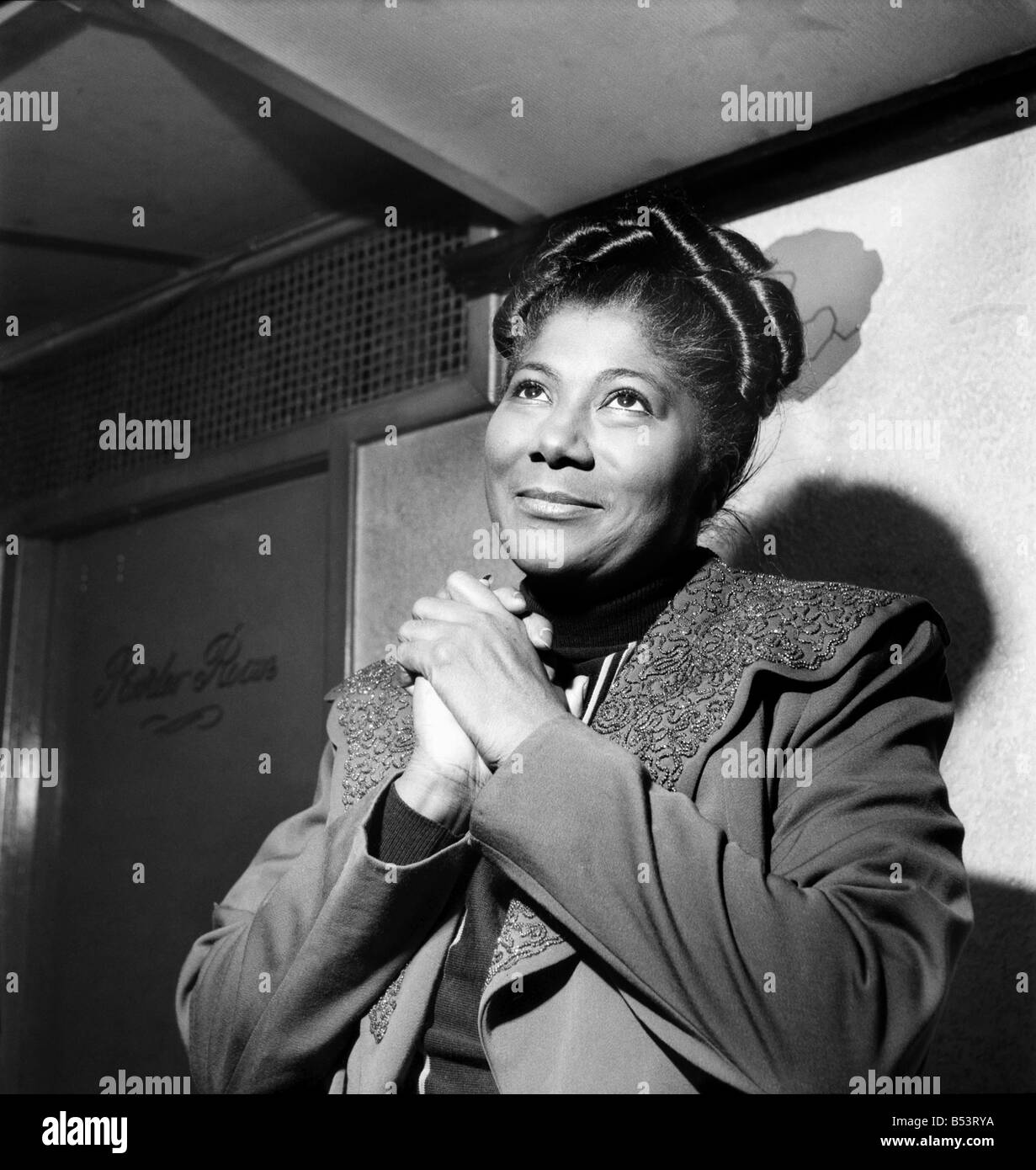 Mahalia Jackson - U.S. Gospel Singer. November 1952 C5438 Stock Photo ...