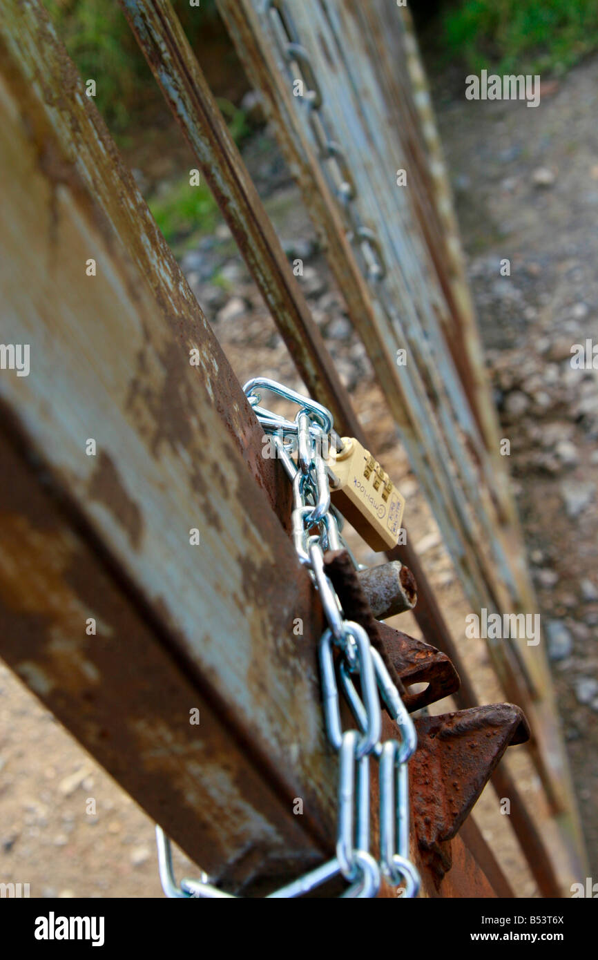 padlock with chain Stock Photo - Alamy