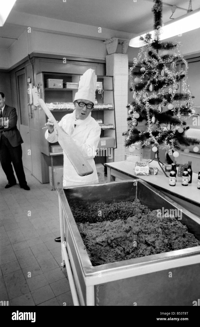 Arthur askey hi-res stock photography and images - Alamy