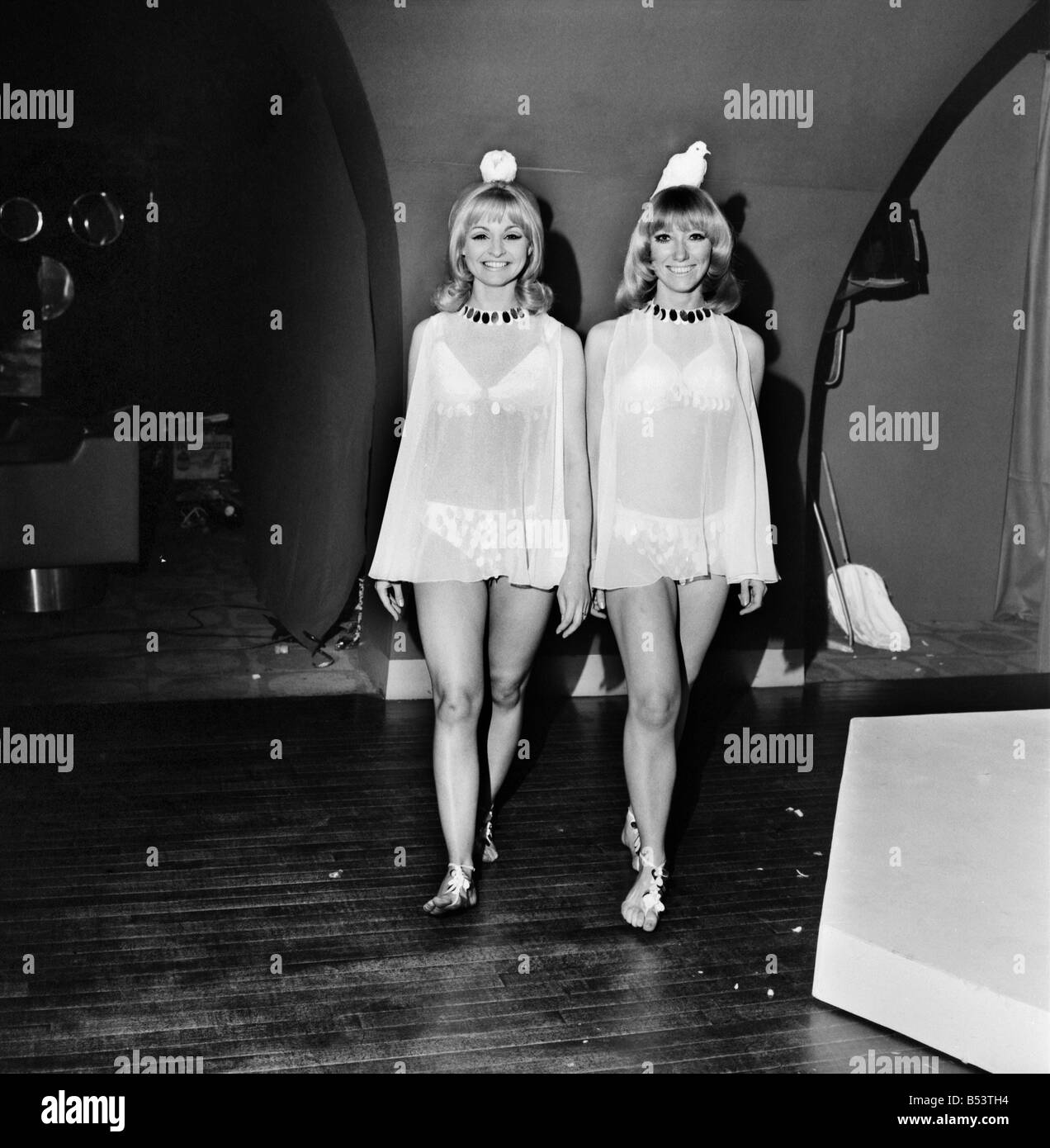 Fashion. Clothing. In London today Du Pont introduced the new multi ...