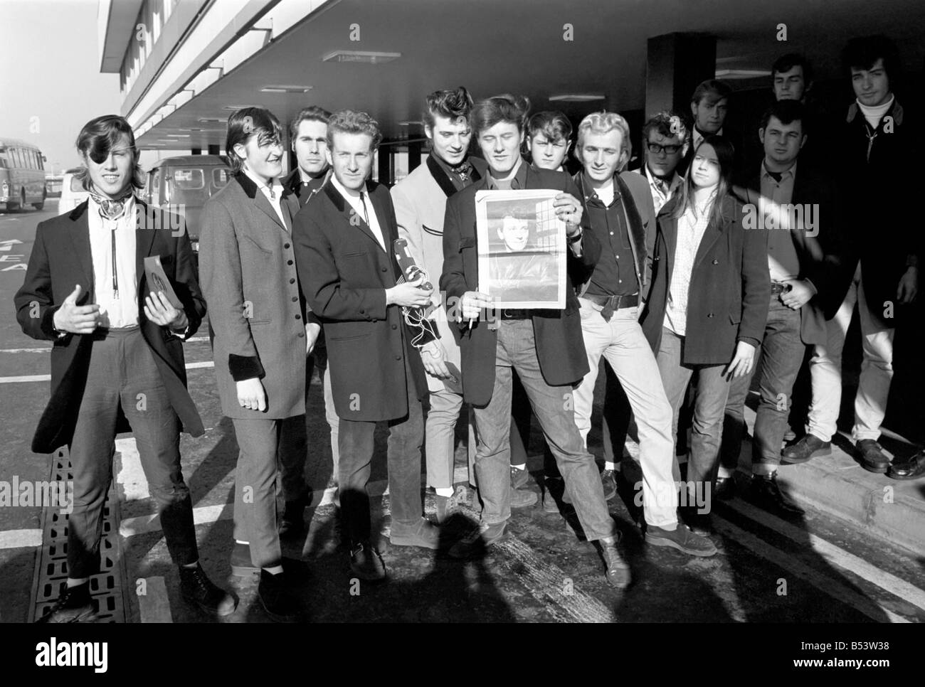 Rock and Roll American pop singer Gene Vincent arrives at Heathrow ...
