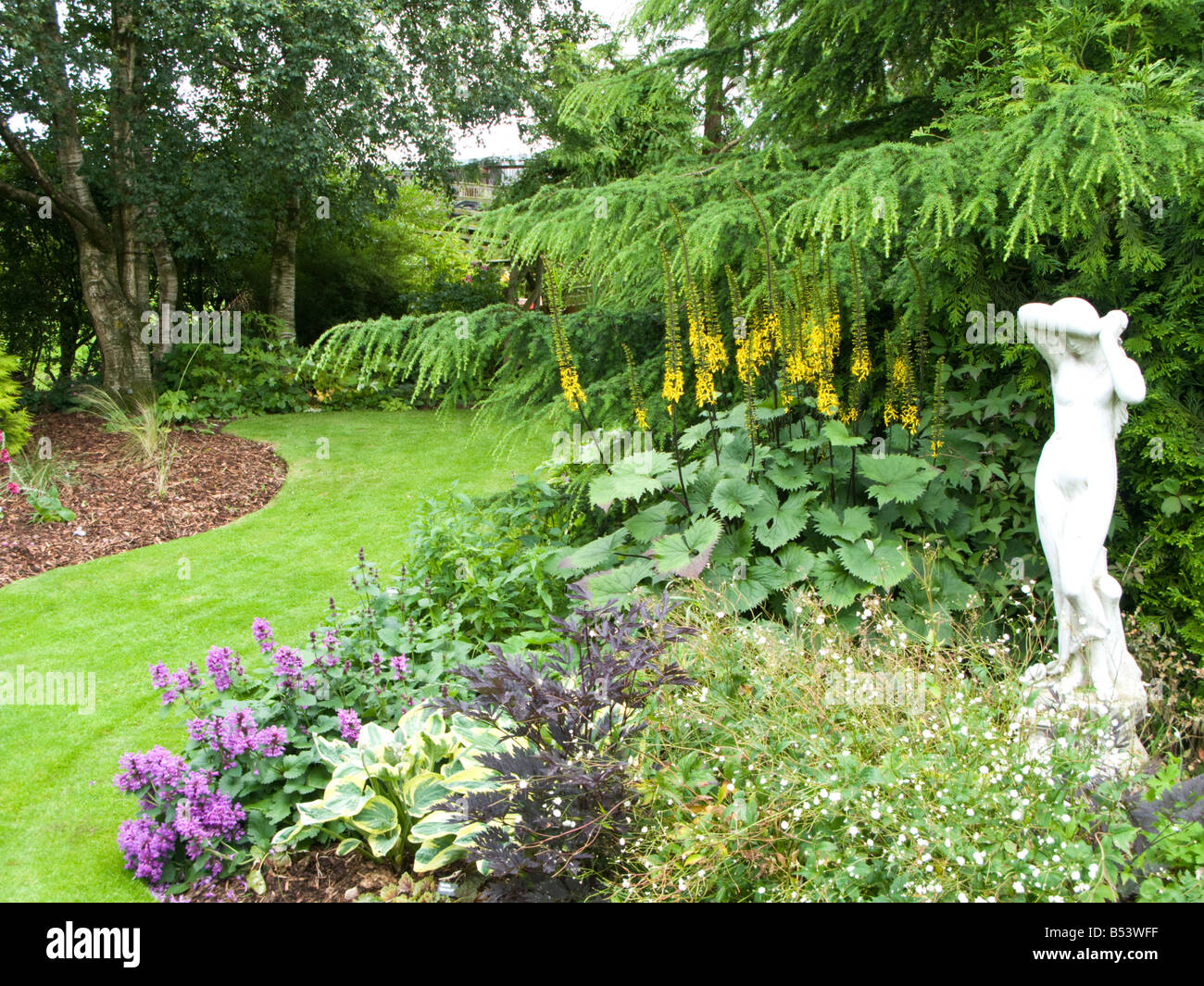 Statue For Flower Bed at Heidi Tan blog