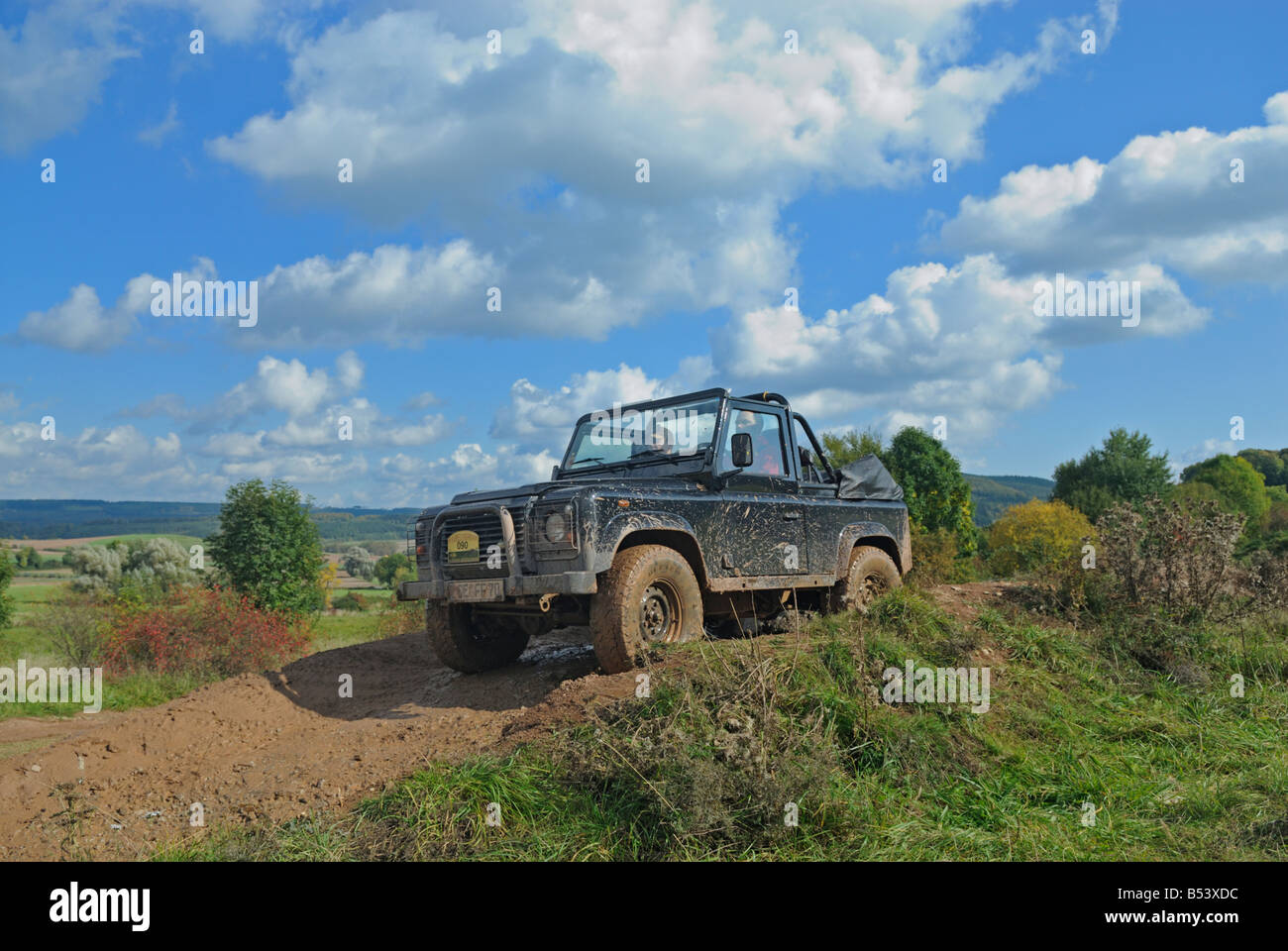 Green land rover defender 90 hi-res stock photography and images - Alamy