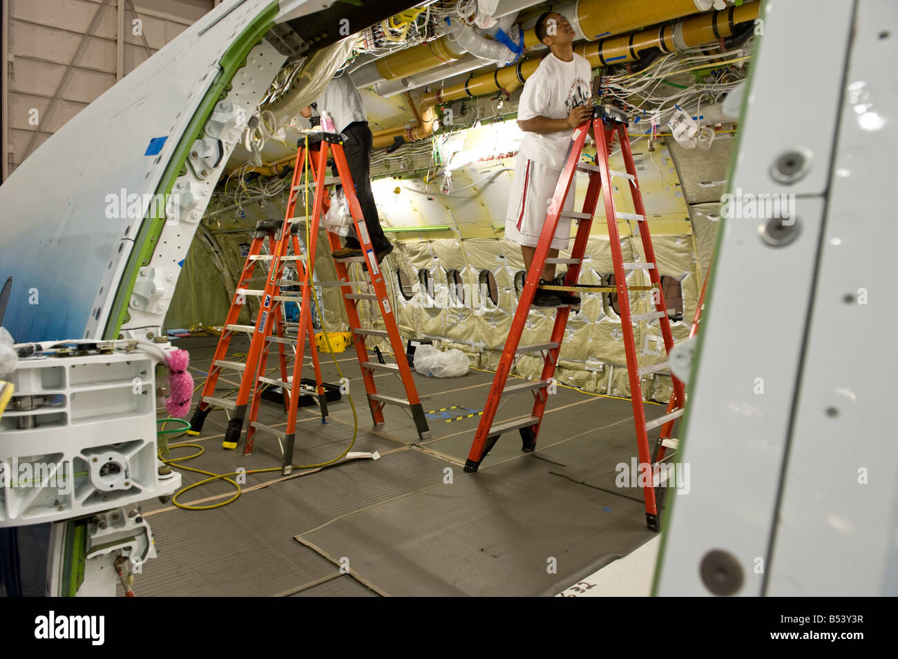 Assembling boeing aircraft hi-res stock photography and images - Alamy