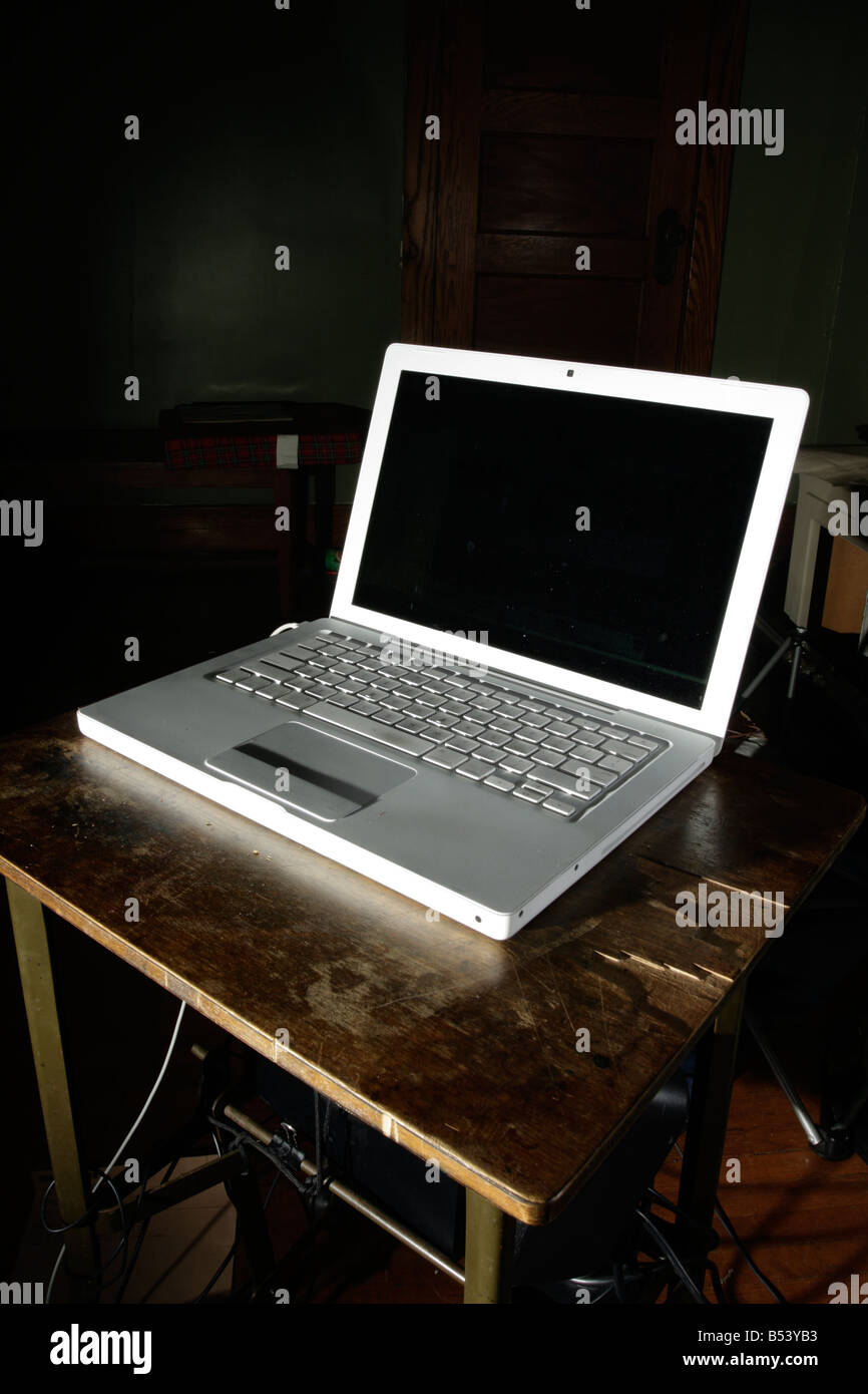 White MacBook laptop computer Stock Photo - Alamy