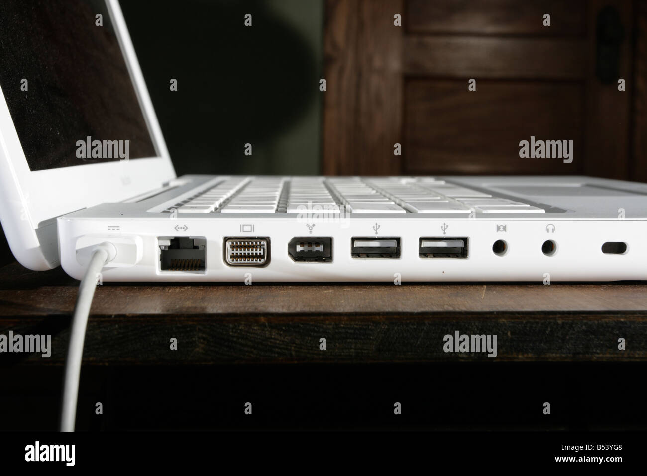 White MacBook computer ports side Stock Photo - Alamy
