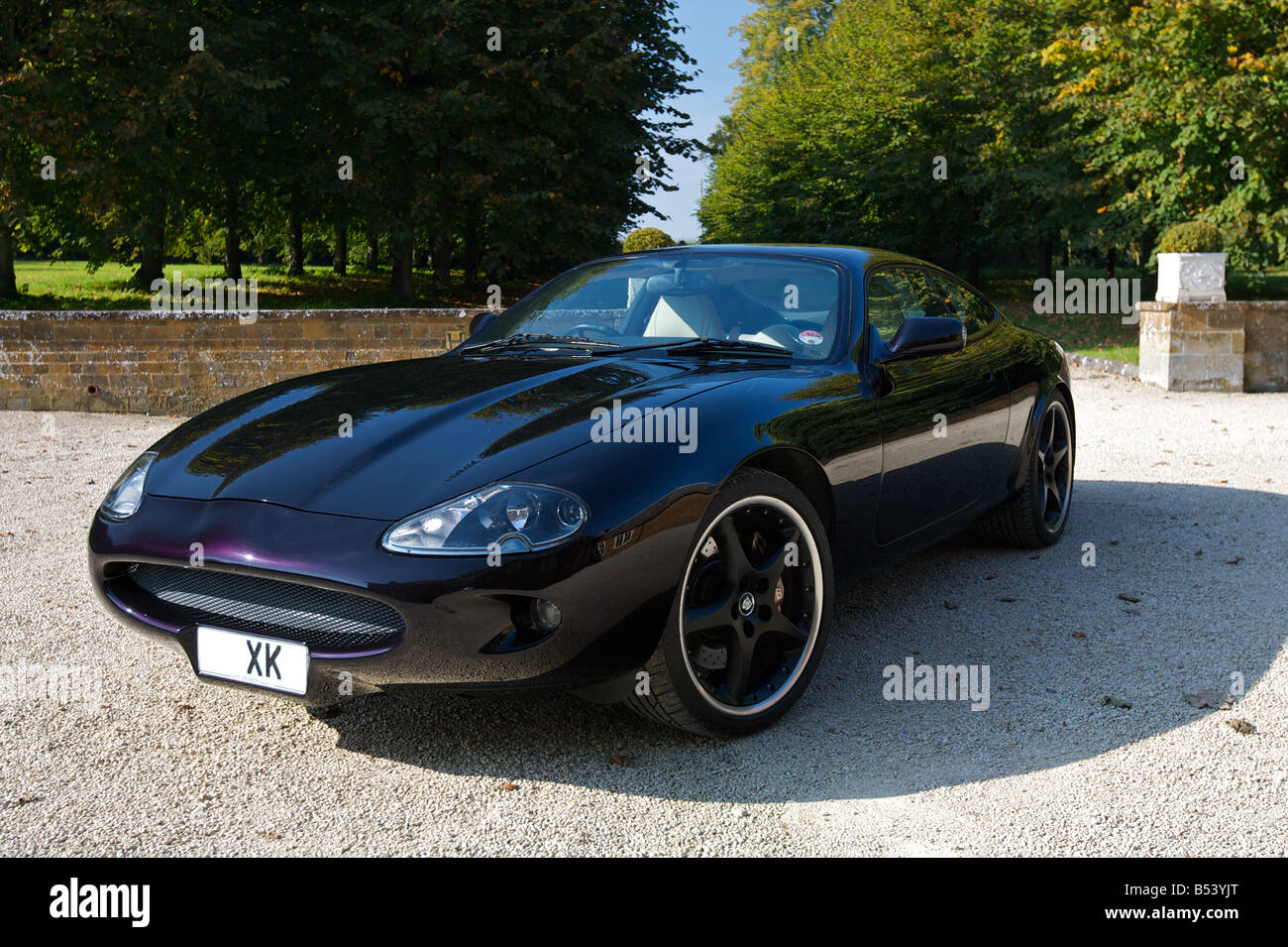 Jaguar xk8 hi-res stock photography and images - Alamy