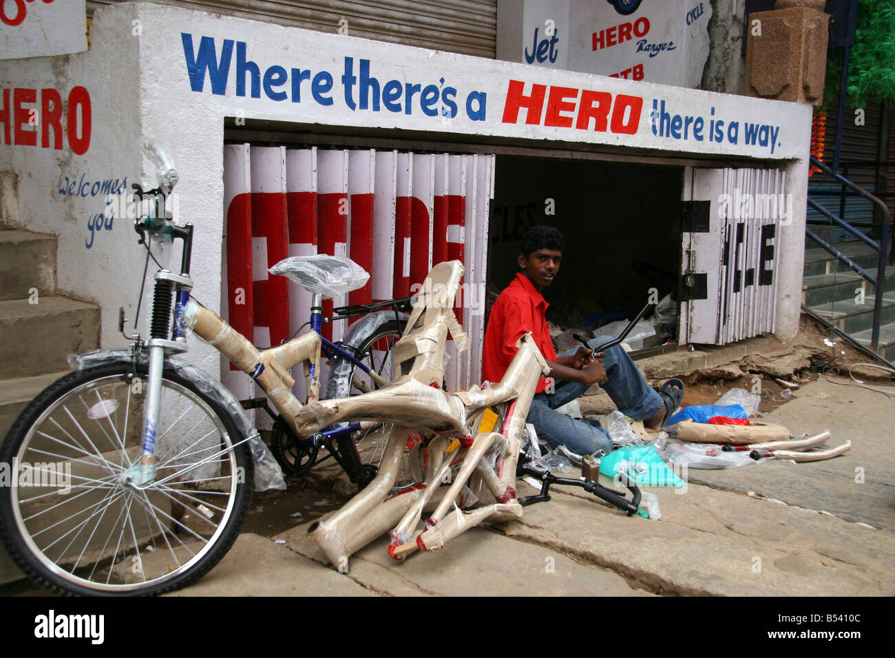 Indian cycle repair hi-res stock photography and images - Alamy