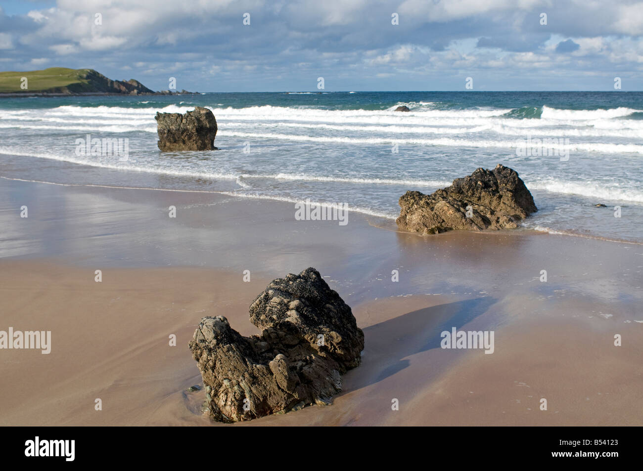 Incoming tide from pentland firth hi-res stock photography and images ...