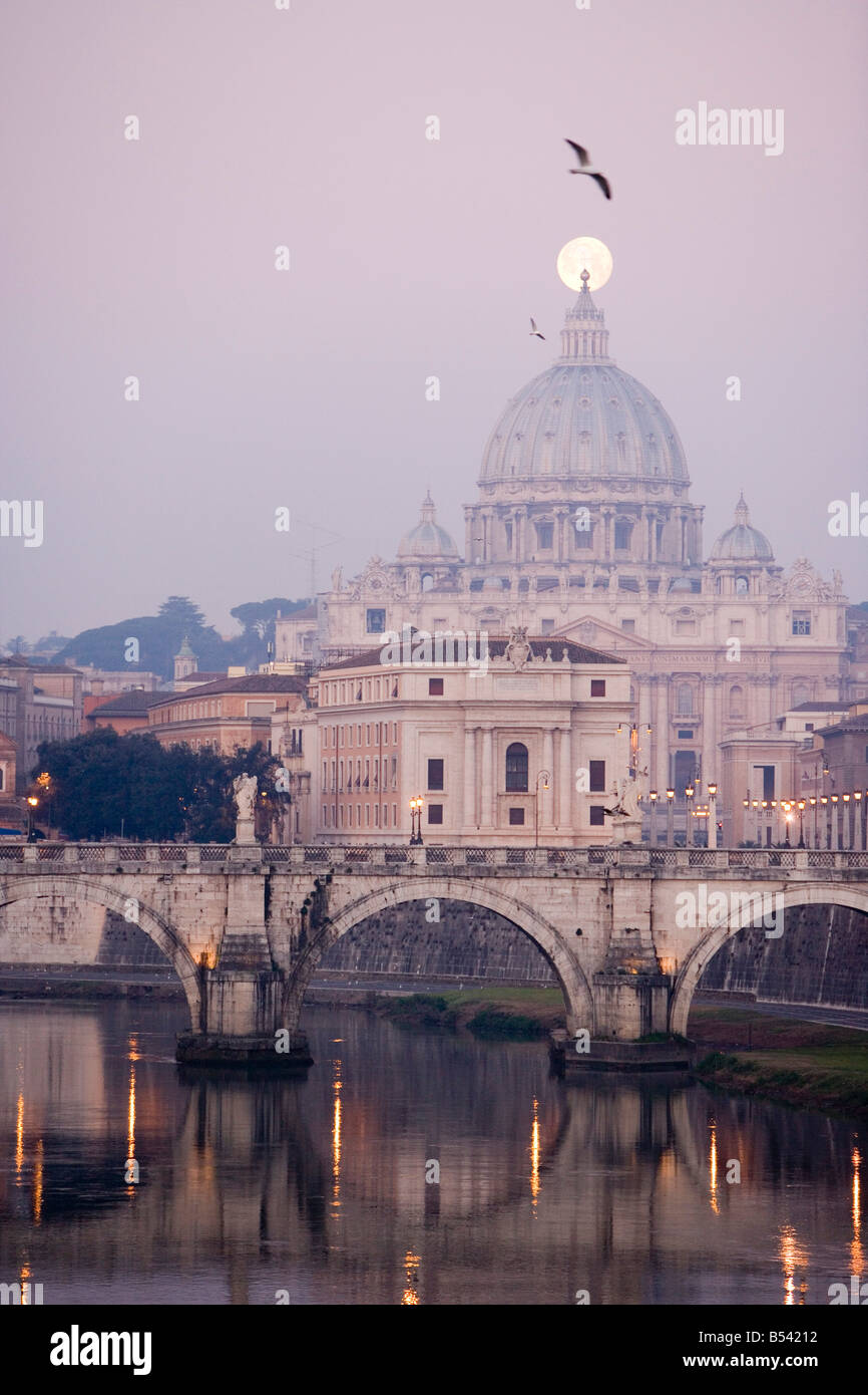 View on St. Angelo bridge over Tiber river and St. Peter´s basilica ...
