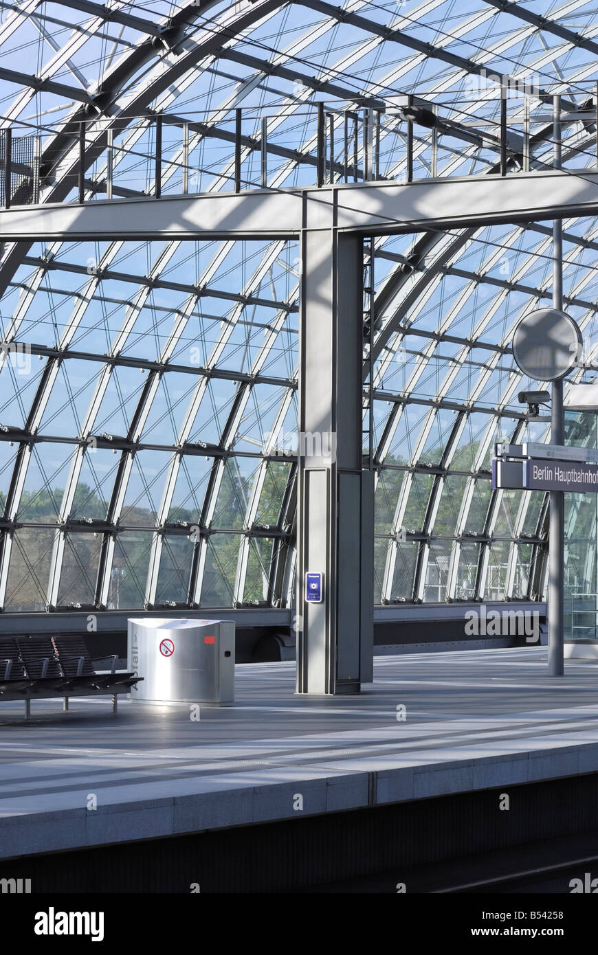 Platform of Berlin central station Berlin Germany Stock Photo - Alamy