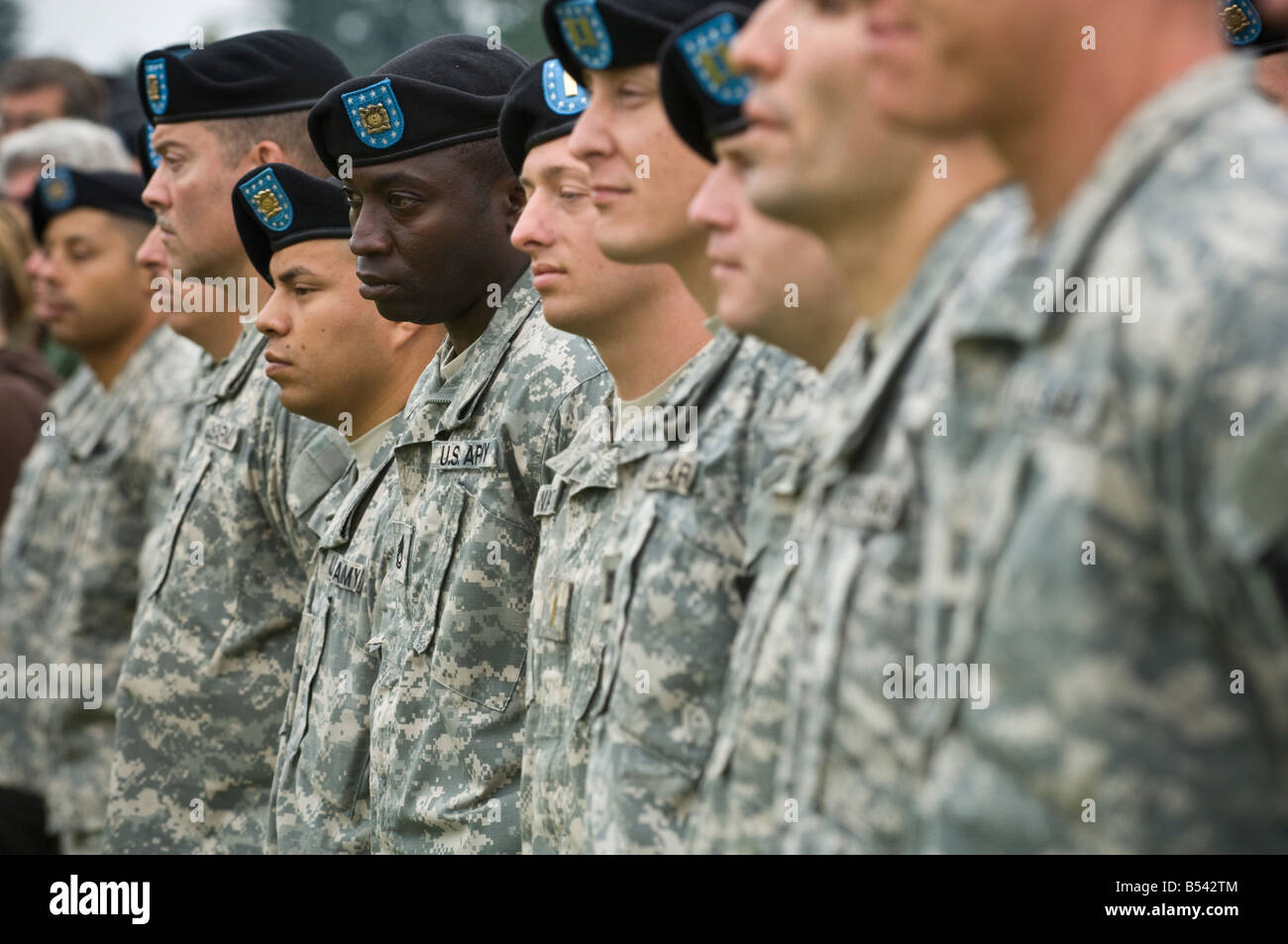 Over 4,000 soldiers gather for the presentation of a 2008 Jeep Liberty ...