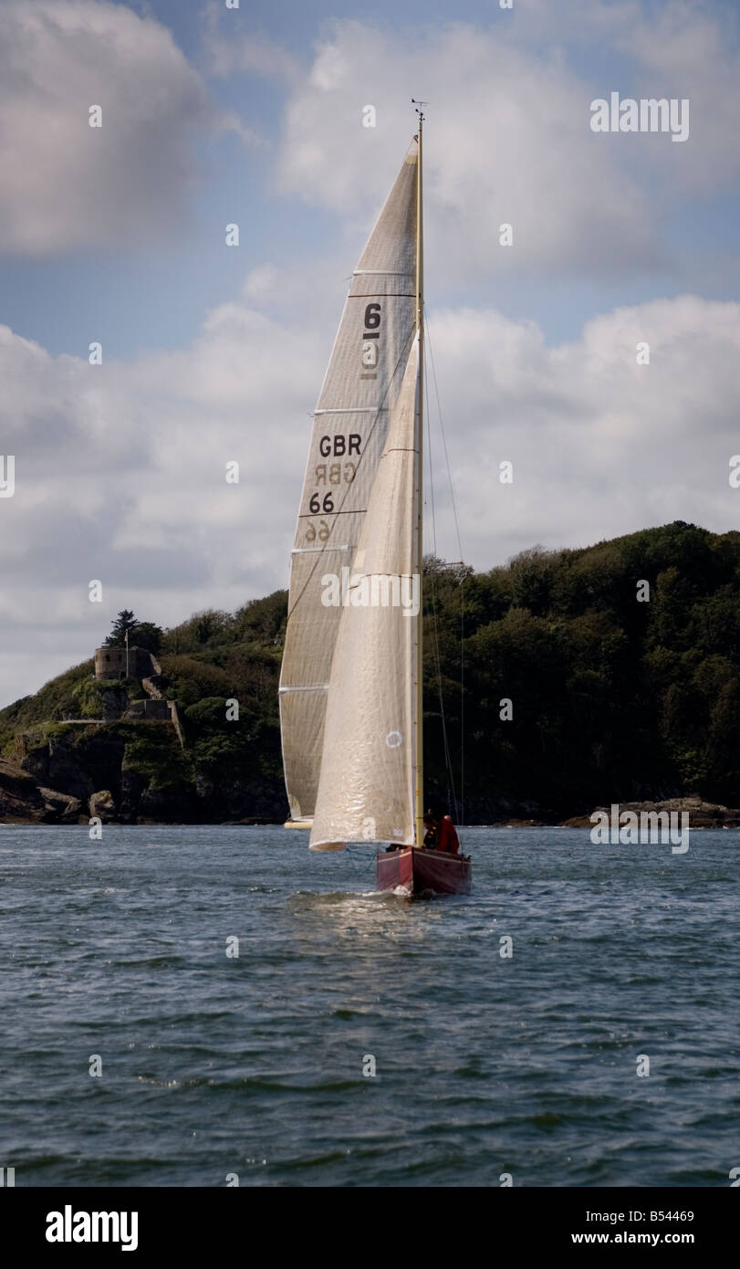 Fowey cornwall yacht hi-res stock photography and images - Alamy