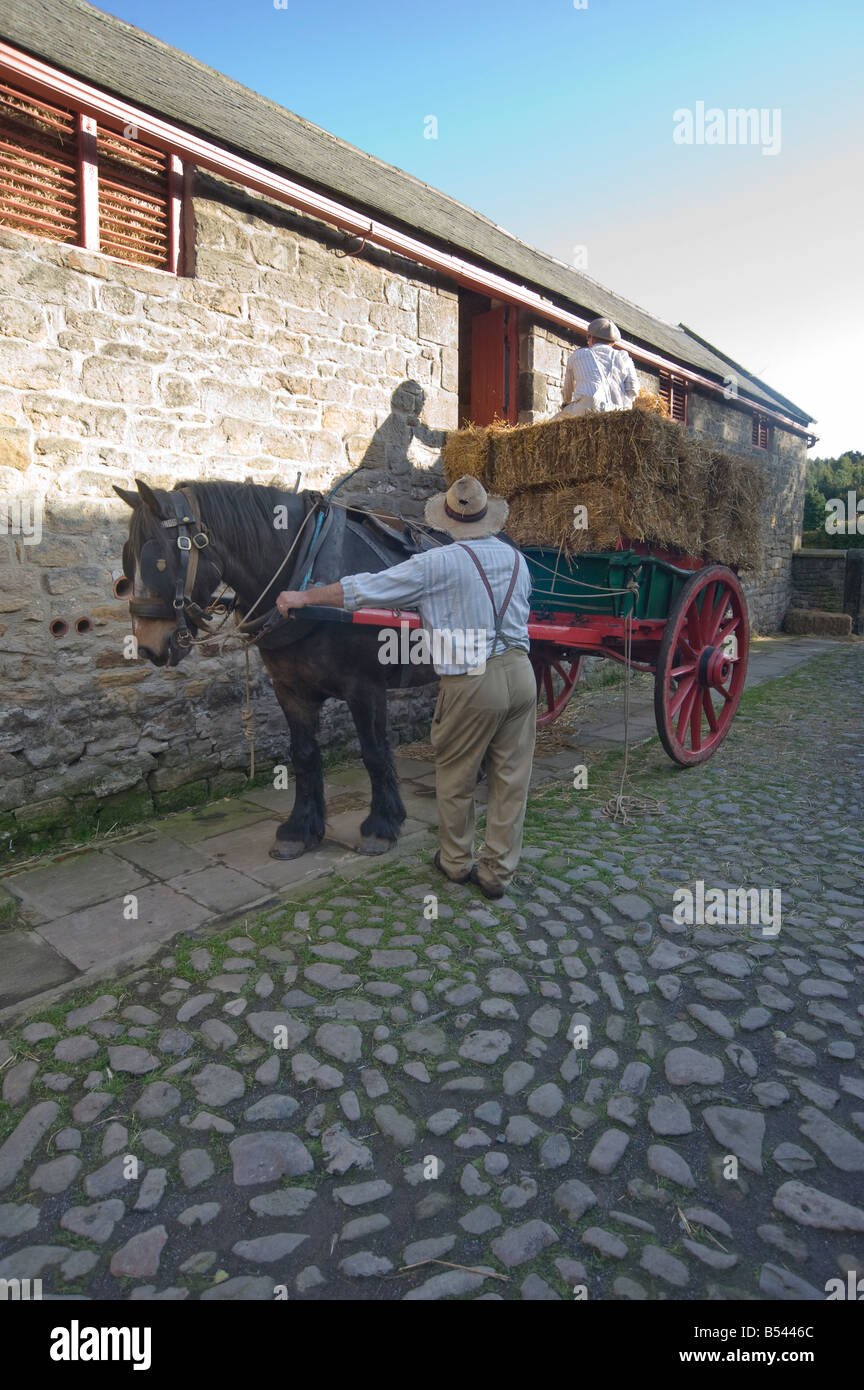 Kids farm hay bail hi-res stock photography and images - Alamy