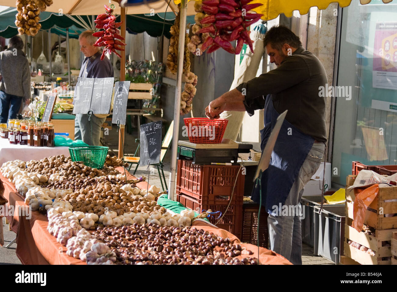 Market at Vic Fezensac - Southern France Stock Photo - Alamy