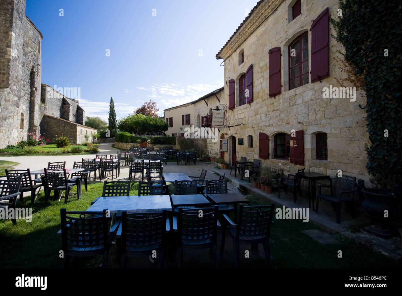 Larressingle Fortified village - Gers Southern France Stock Photo - Alamy