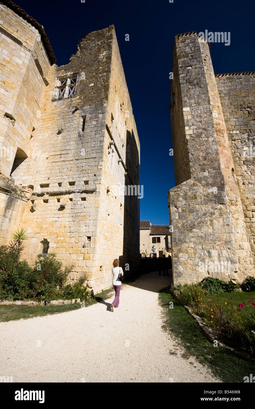 Larressingle Fortified village - Gers Southern France Stock Photo - Alamy