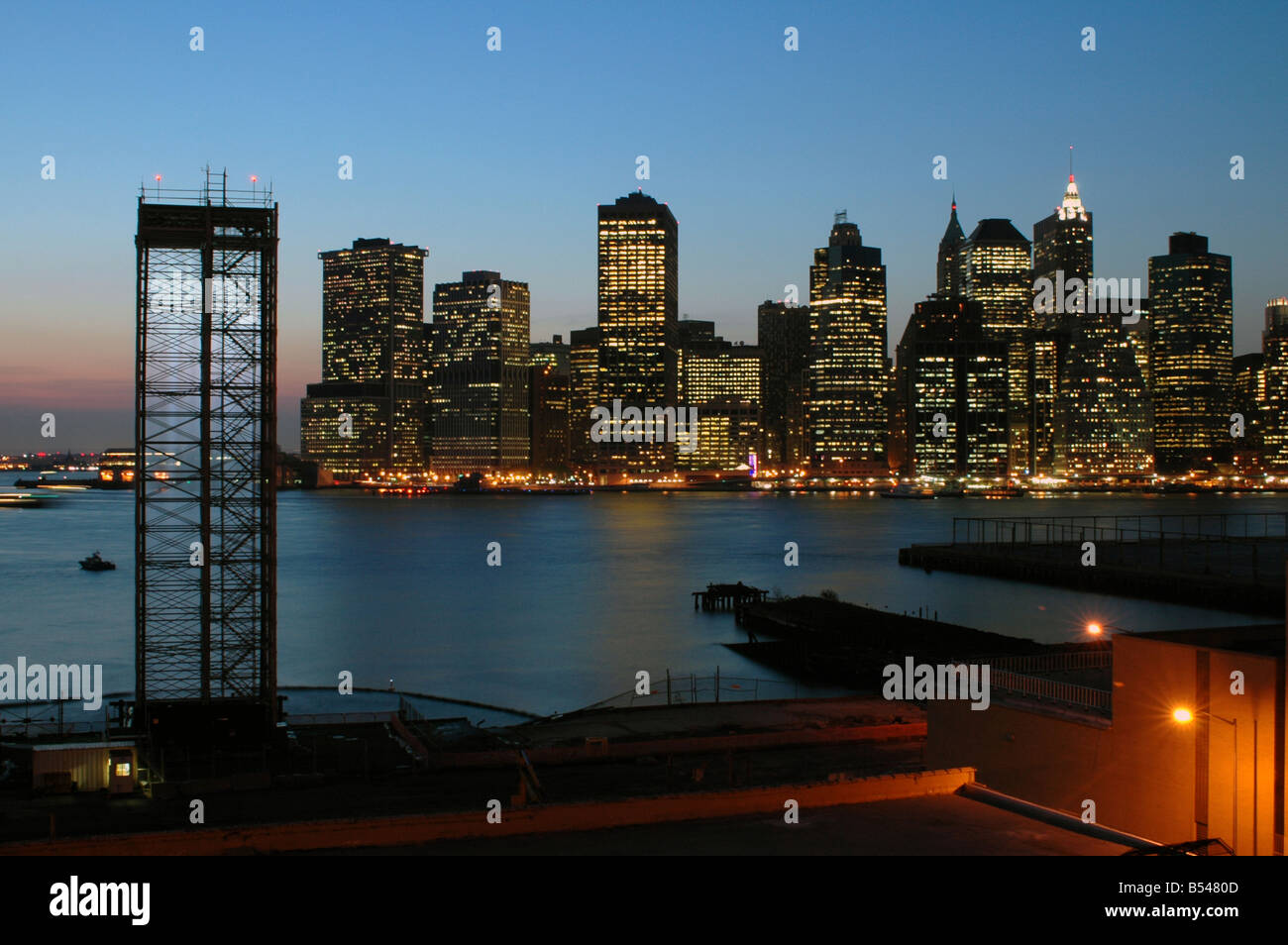 Olafur Eliasson public art waterfall in East River Manhattan ...