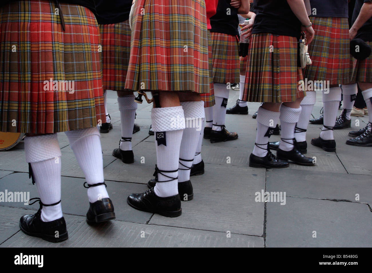 Scottish men in kilts hi-res stock photography and images - Alamy