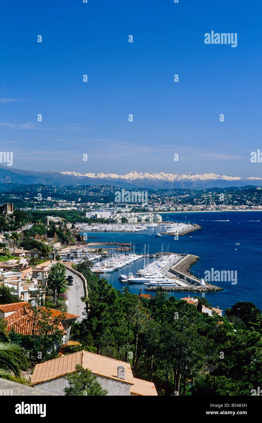 The Mercantour snowed mountain from the French Riviera coast Stock ...