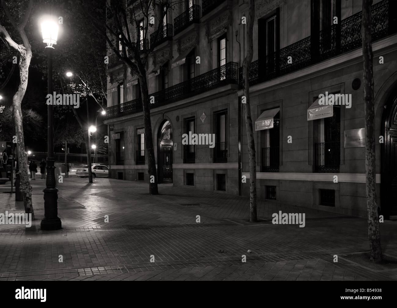 Moody street scene in Madrid at night Stock Photo - Alamy