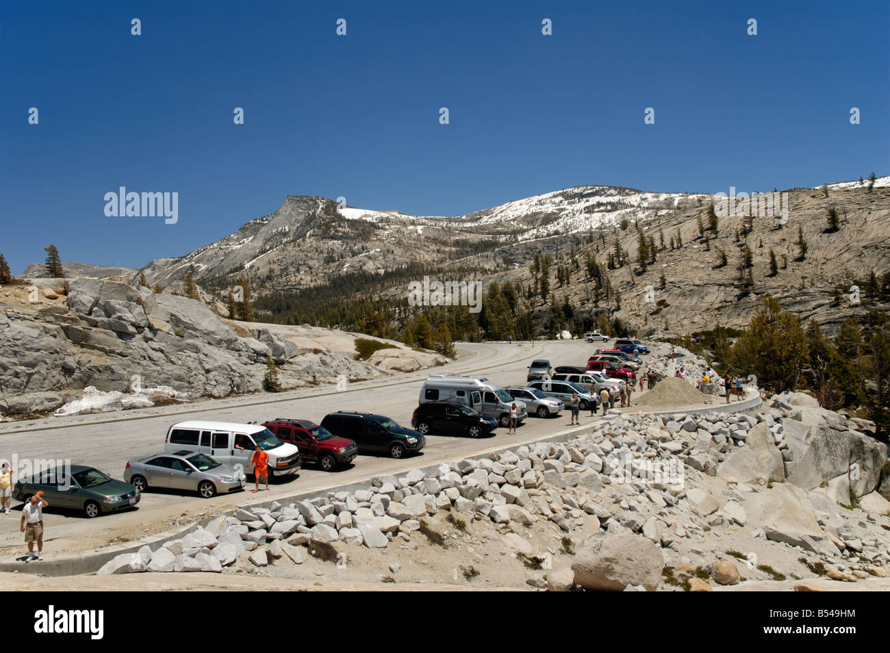 Parking at Olmsted Point in Yosemite National Park Stock Photo - Alamy