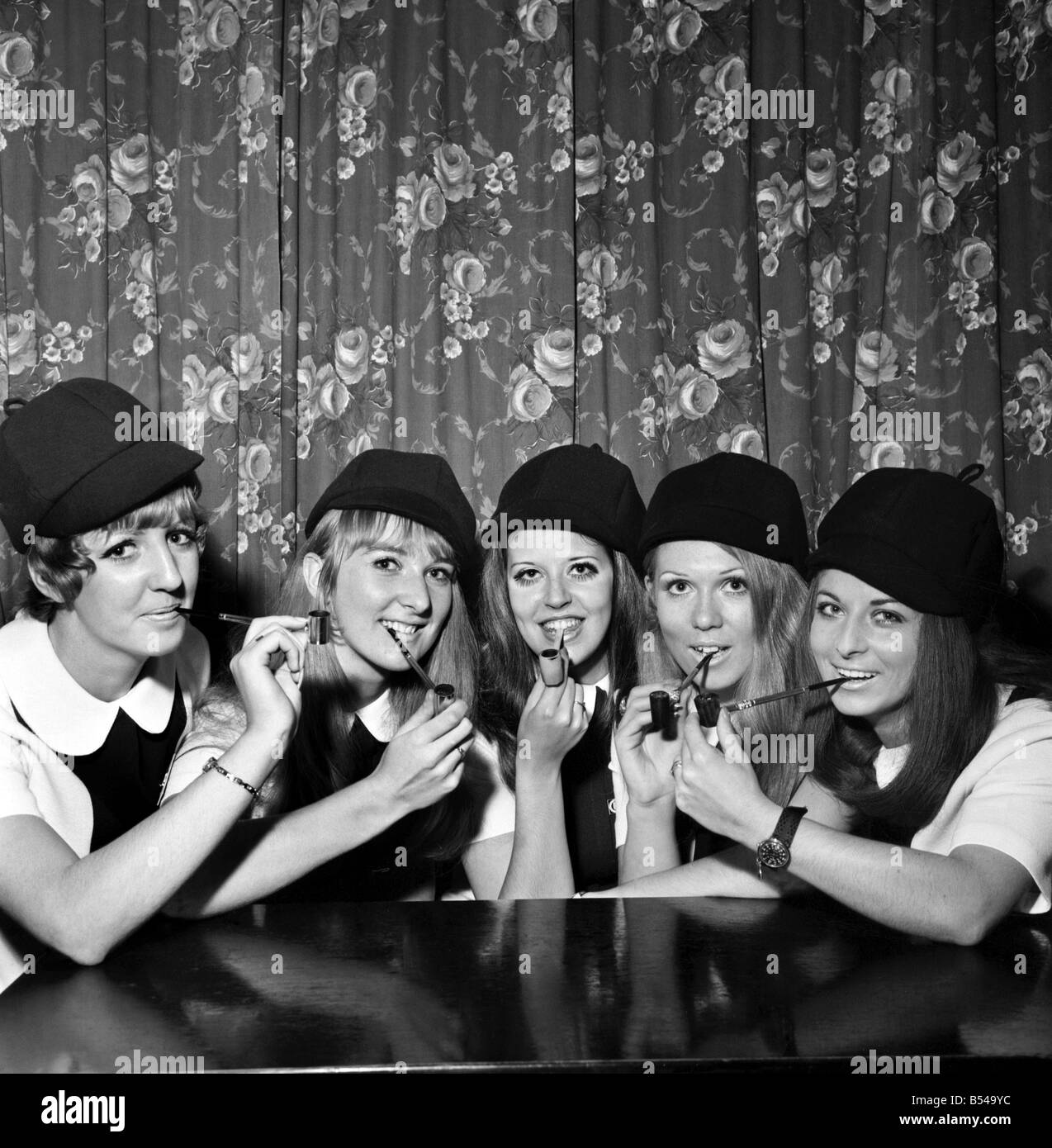 Women Smoking Pipe Black and White Stock Photos & Images - Alamy
