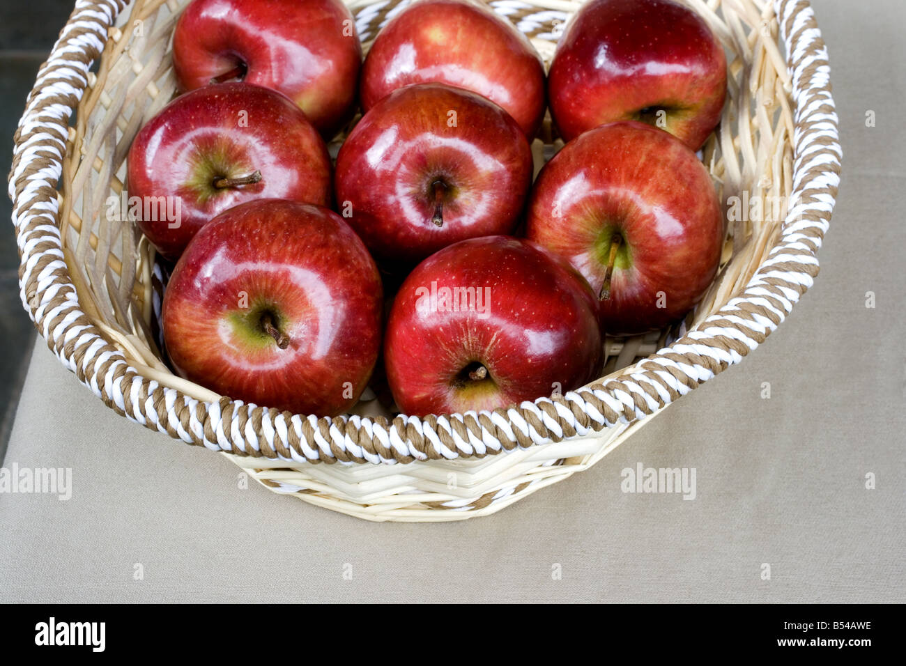 Basket of red apples Stock Photo - Alamy