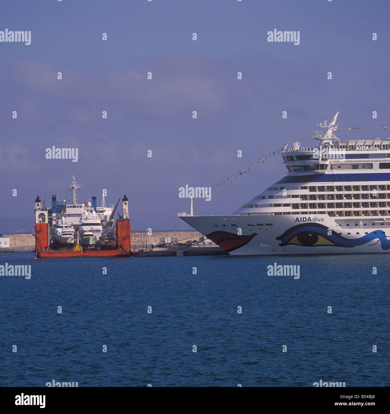 Dock Express "Superservant 3" semi submersible yacht transporter in the ...