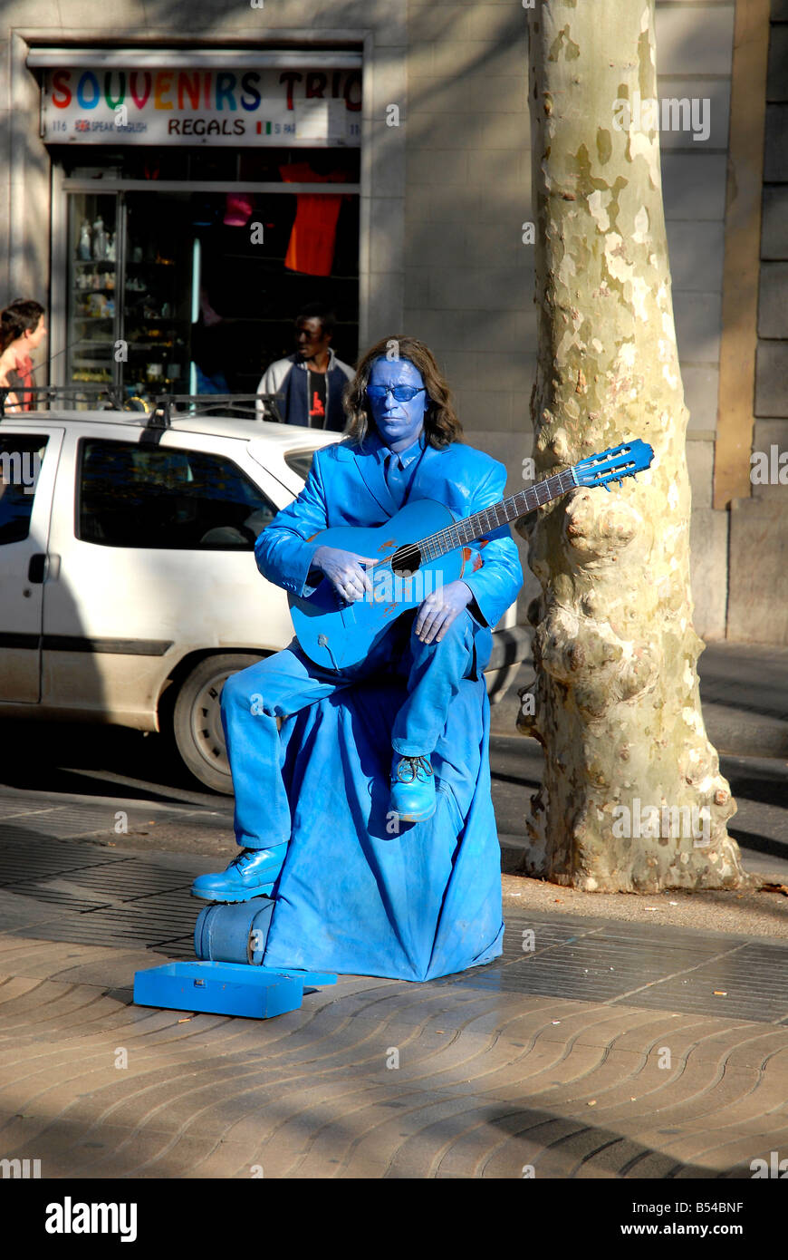 Street performer on las ramblas hi-res stock photography and images - Alamy