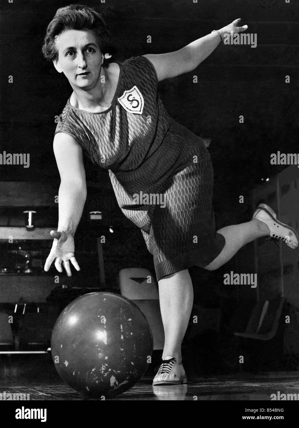 Ten pin bowling woman Black and White Stock Photos & Images - Alamy
