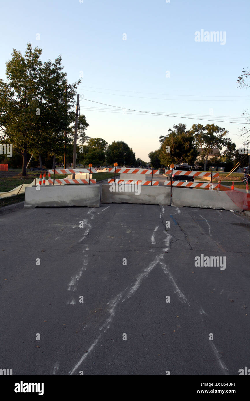 Street barricades hi-res stock photography and images - Alamy