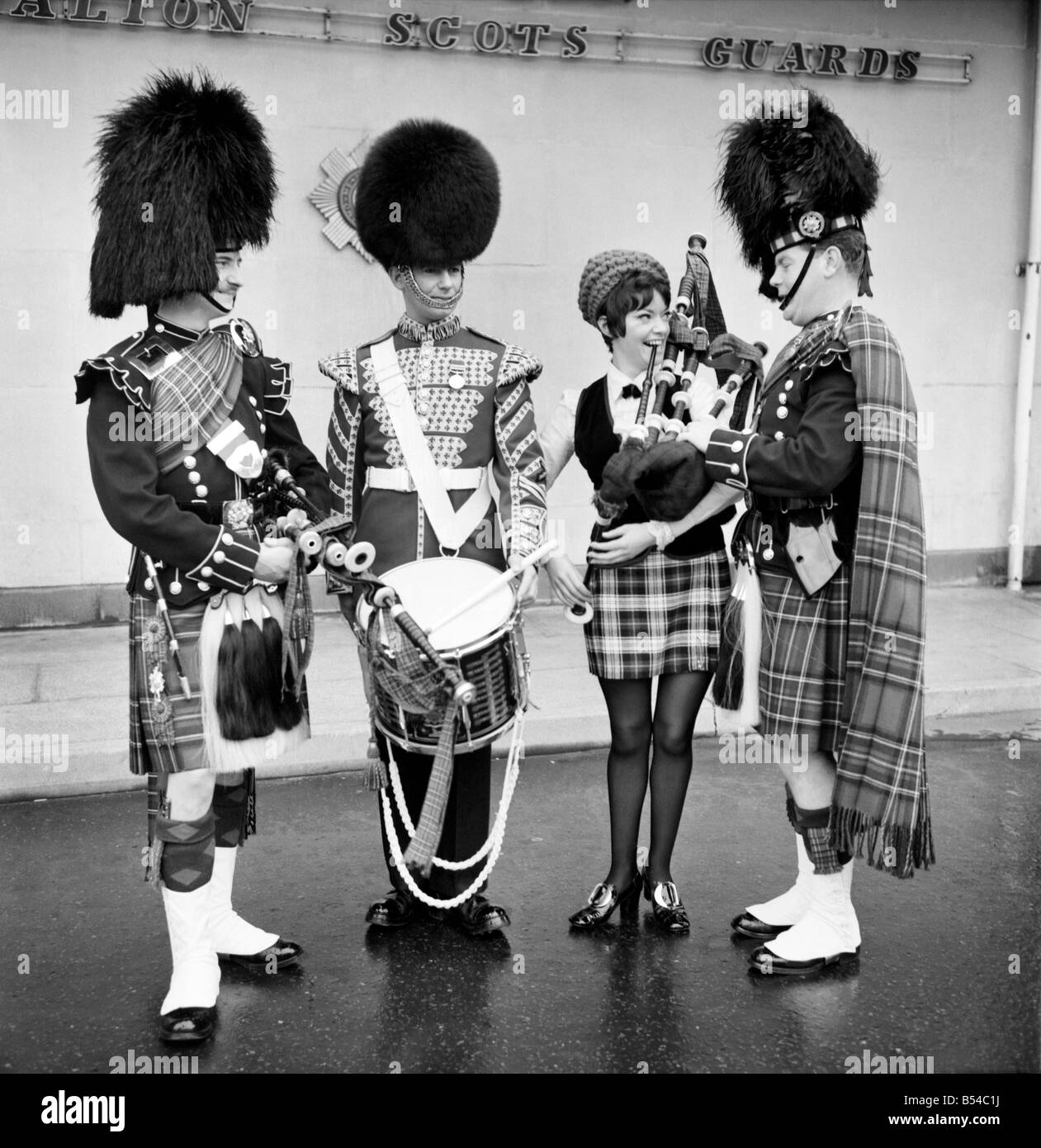 Musical instrutments hi-res stock photography and images - Alamy