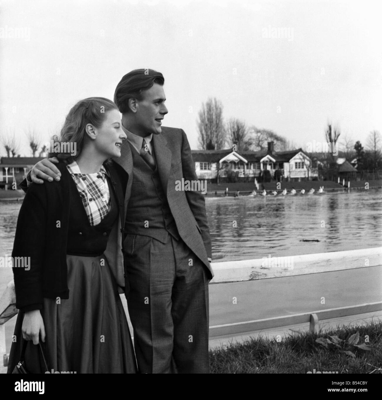 Couple 1950s hi-res stock photography and images - Alamy