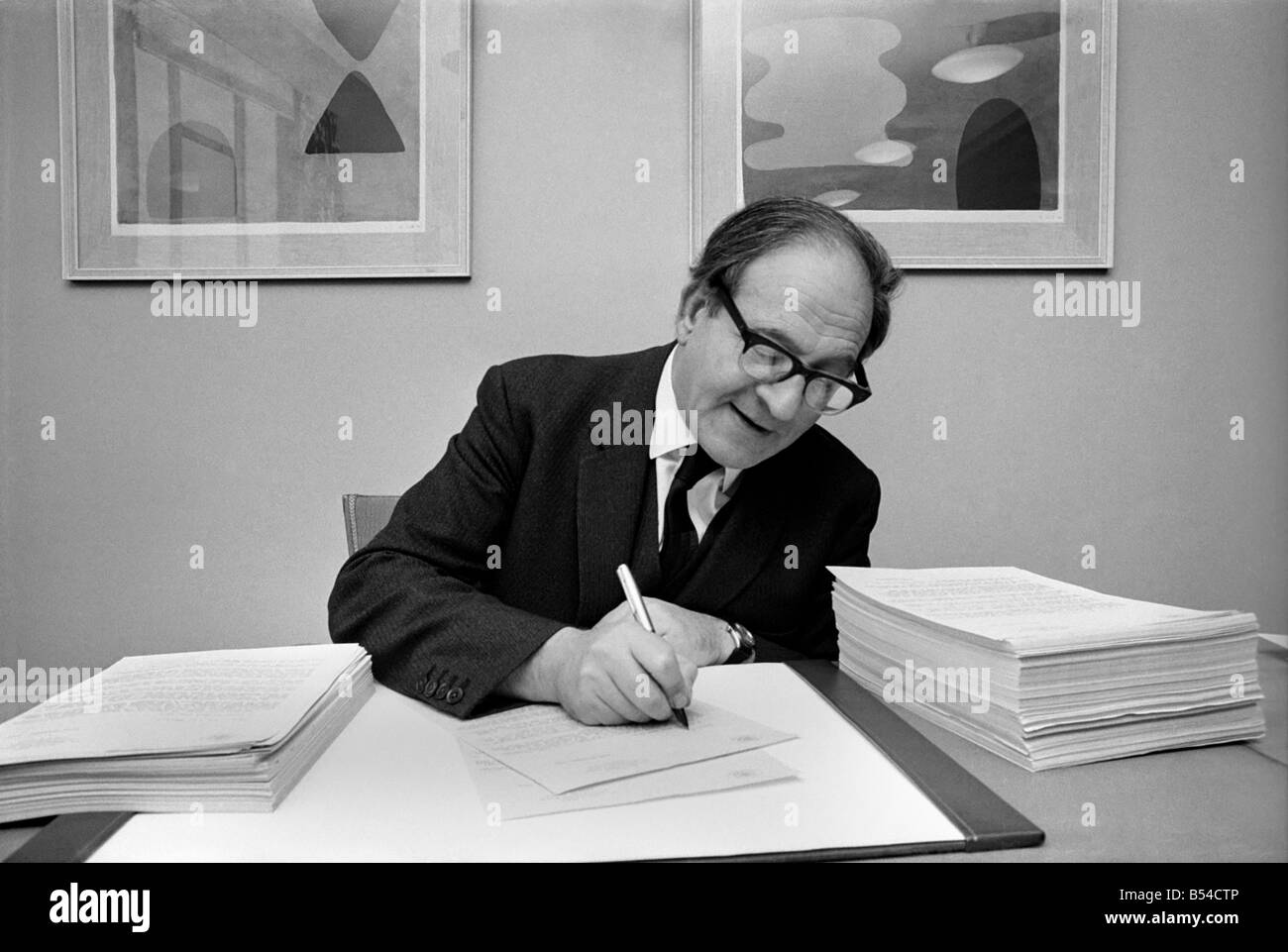 Mr. Fred Mulley, Minister of Transport is sending a personal letter to ...