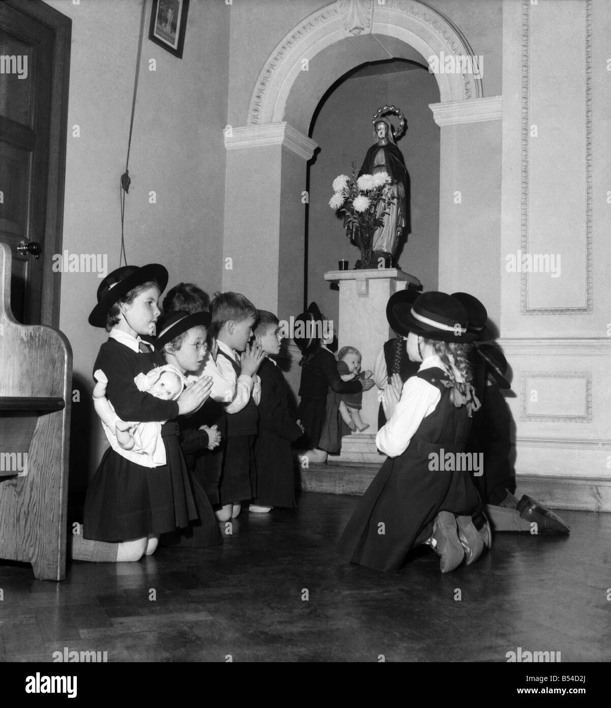 1950s church service hi-res stock photography and images - Alamy