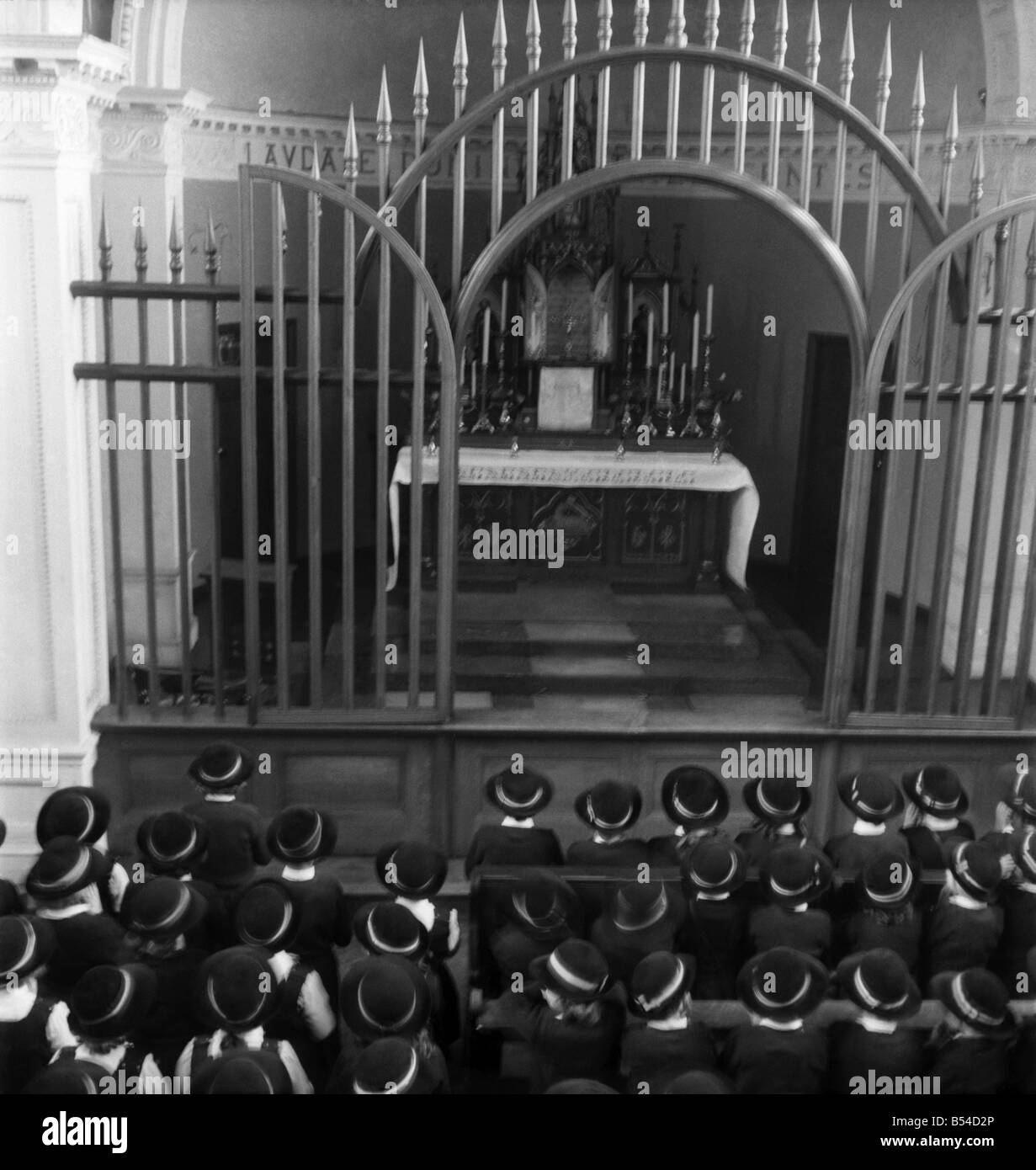 School prayer 1950s hi-res stock photography and images - Alamy
