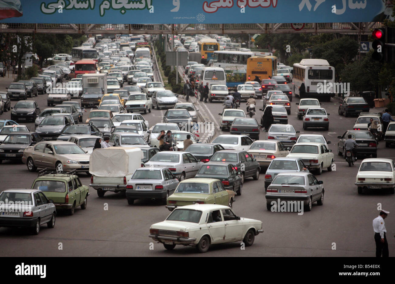 Long traffic jams hi-res stock photography and images - Alamy