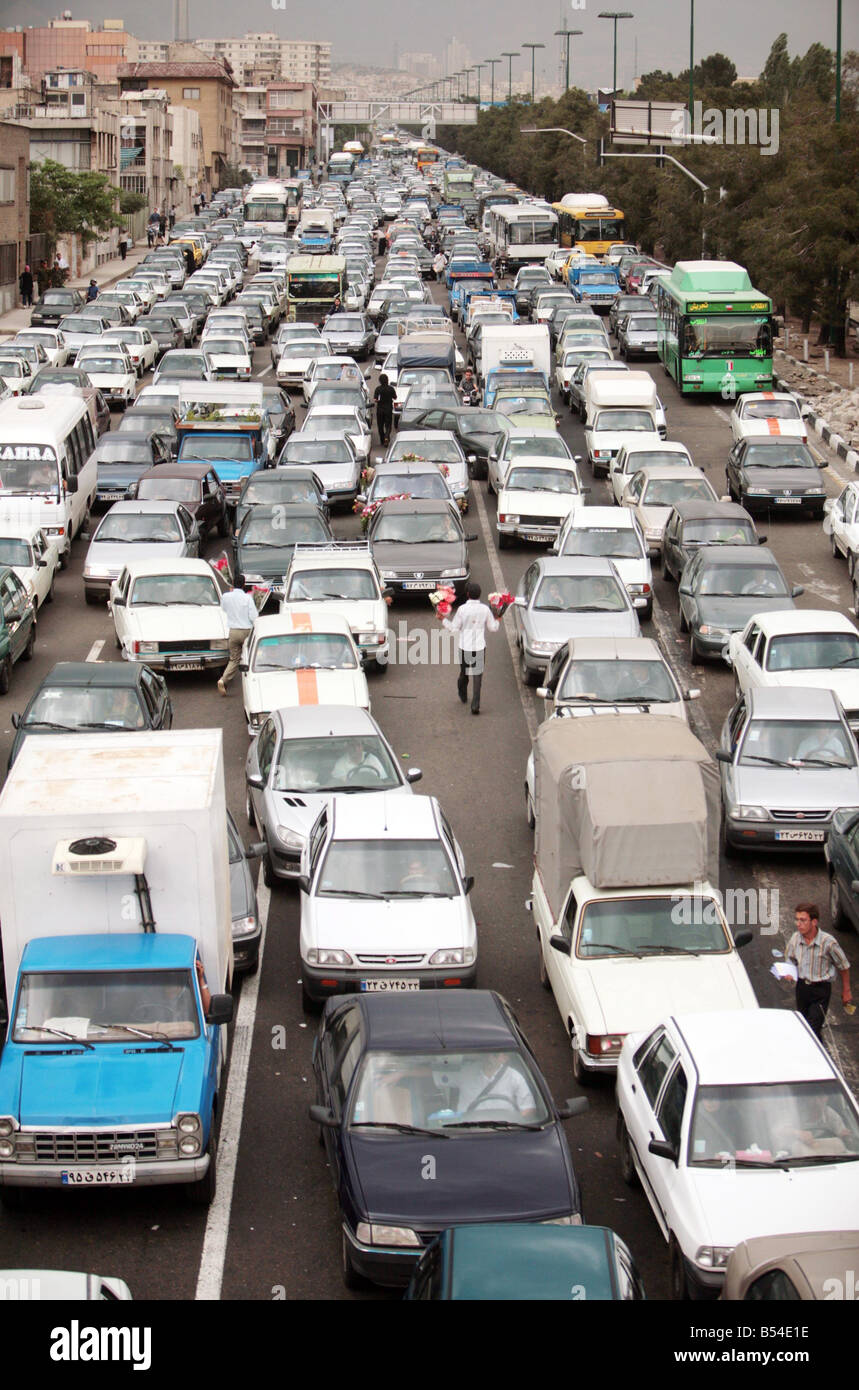 Long traffic jams hi-res stock photography and images - Alamy
