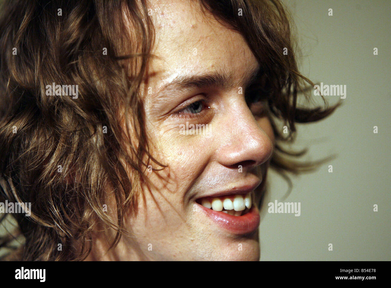 Razorlight frontman Johnny Borrell promoting Friends of the Earth and ...