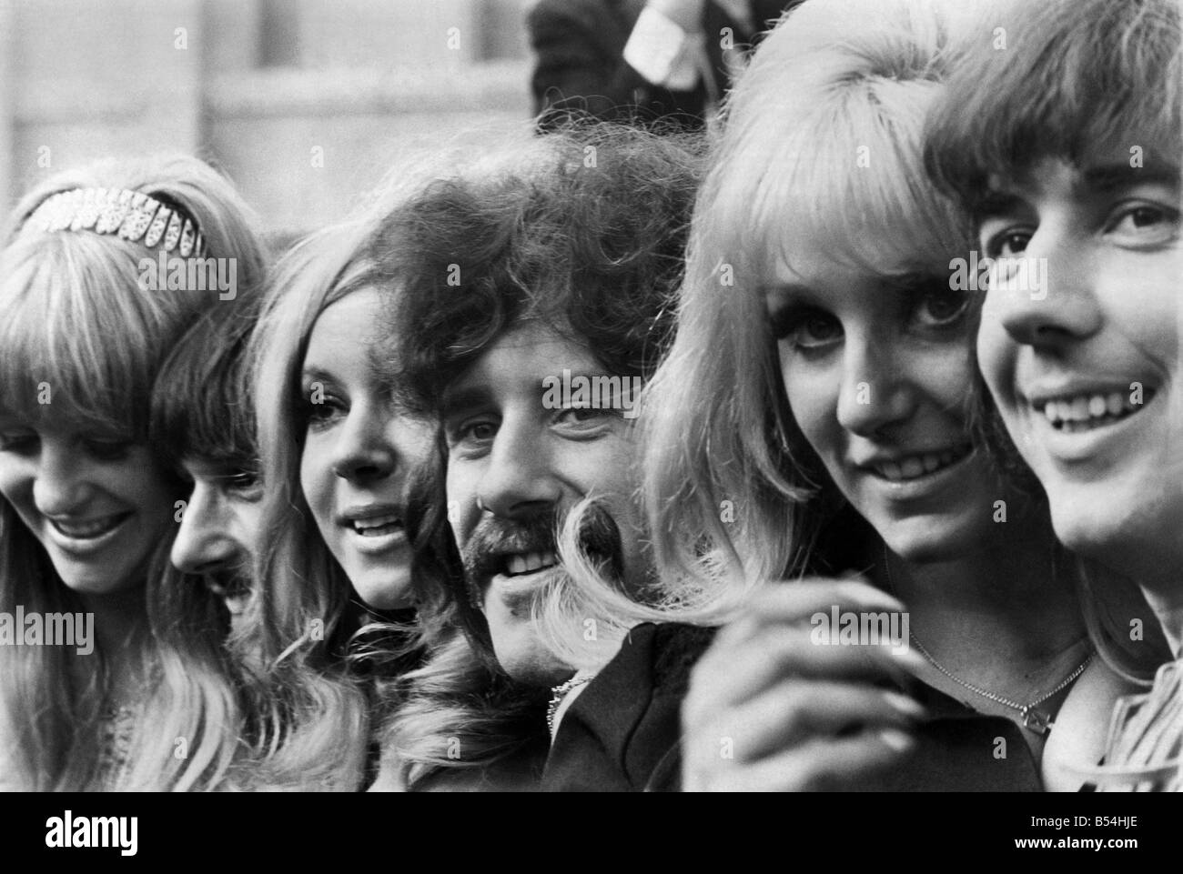 Three tremeloes pop group who hi-res stock photography and images - Alamy