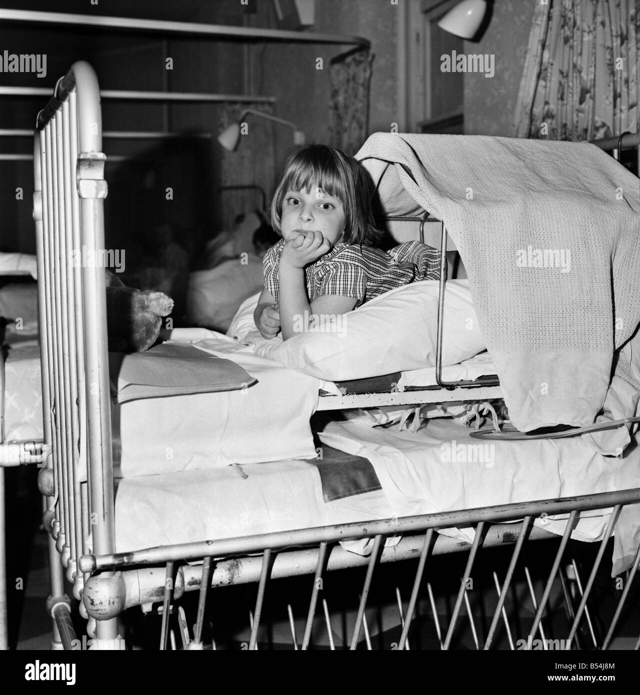 Children booth hall hospital meet hi-res stock photography and images ...